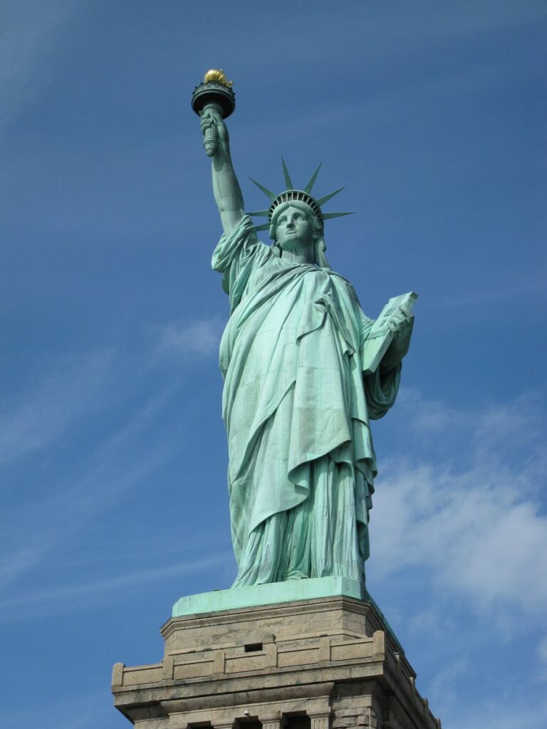 15 Unforgettable Facts About World's Most Iconic Landmarks